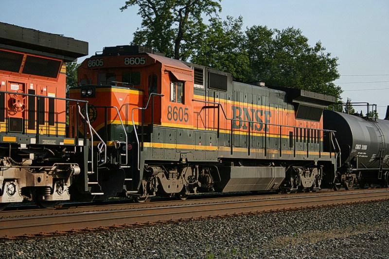 BNSF 8605